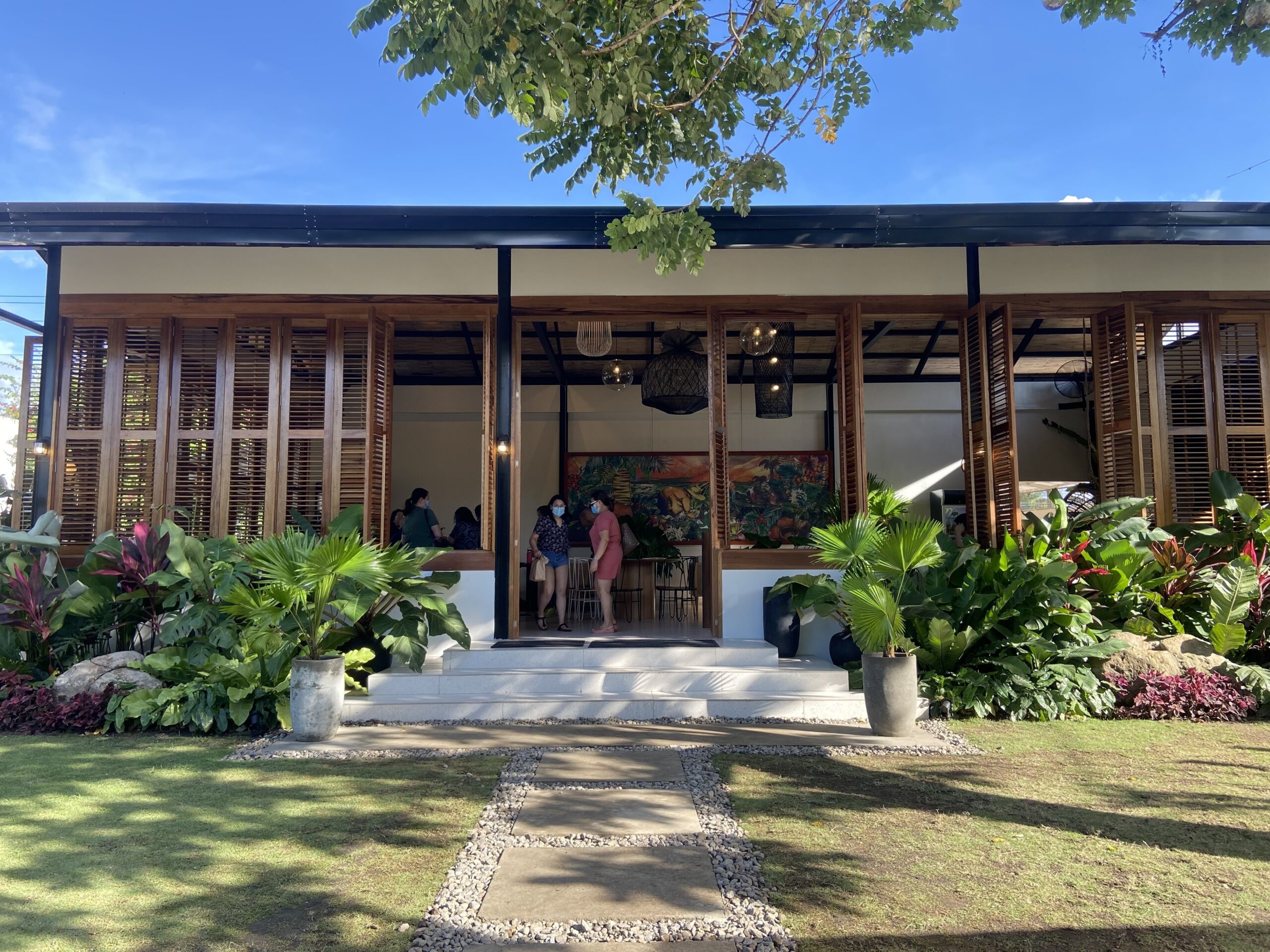 A relaxing dining experience at LANAI by Fresh Start | First-Time Travels